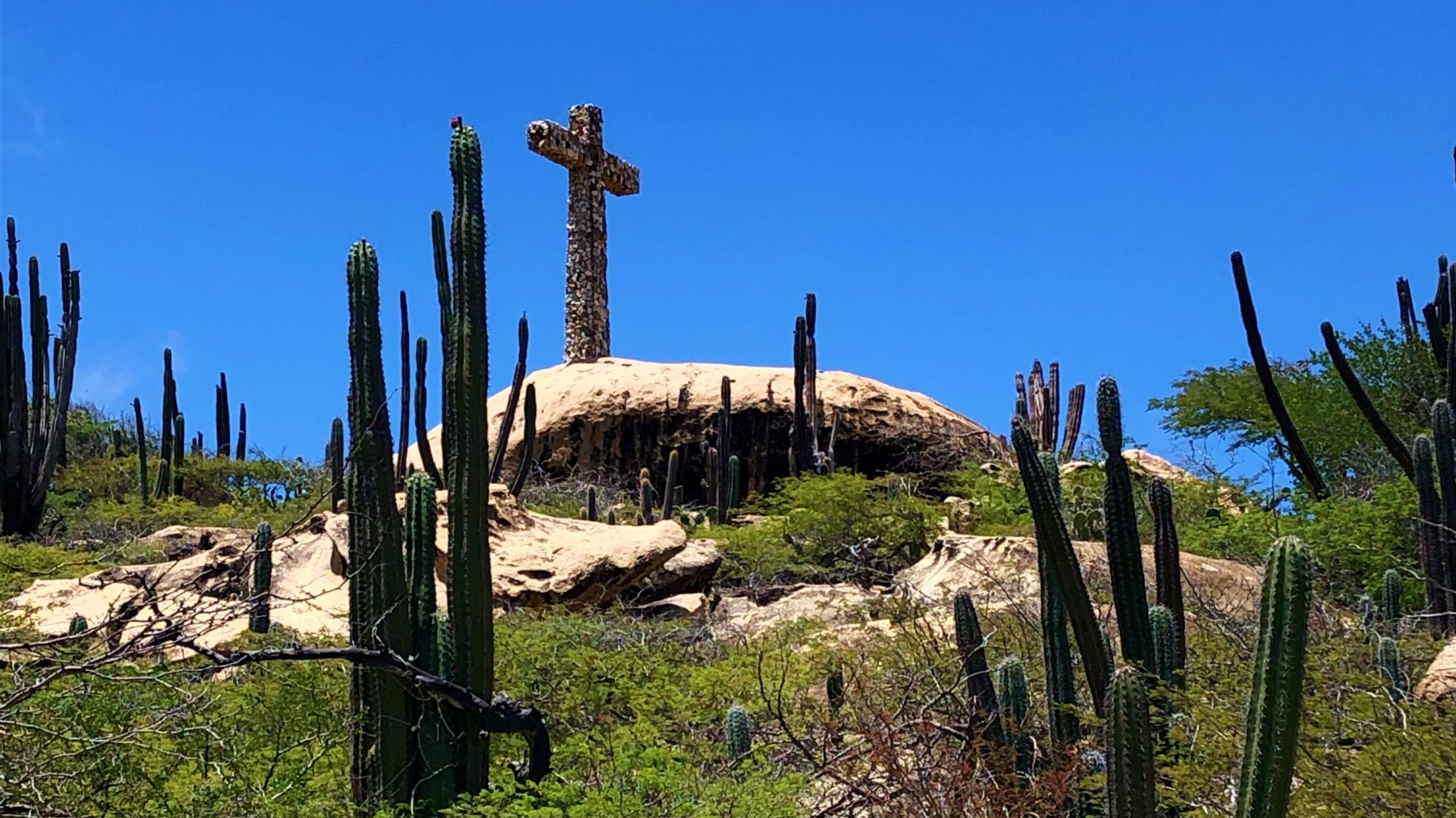 E fundacion di Santa Cruz y “Maria di Ser’i Noka”, e prome baby batisa ...