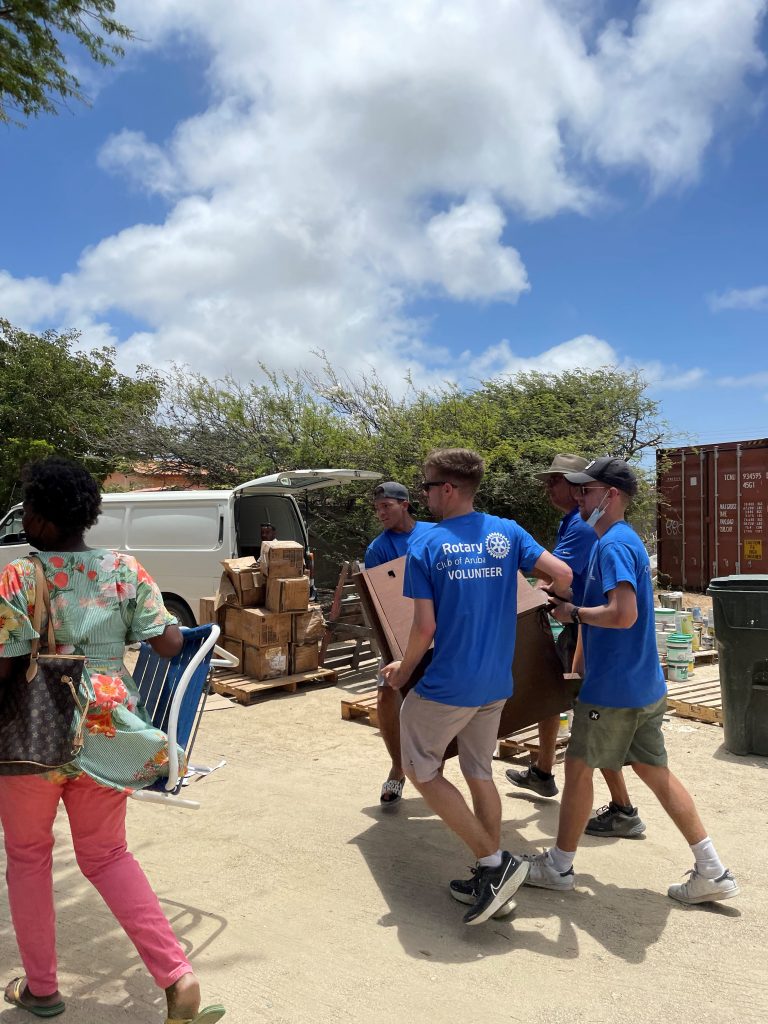 Rotary Container Sales’ tabata un evento exitoso pa Rotary Club Aruba ...