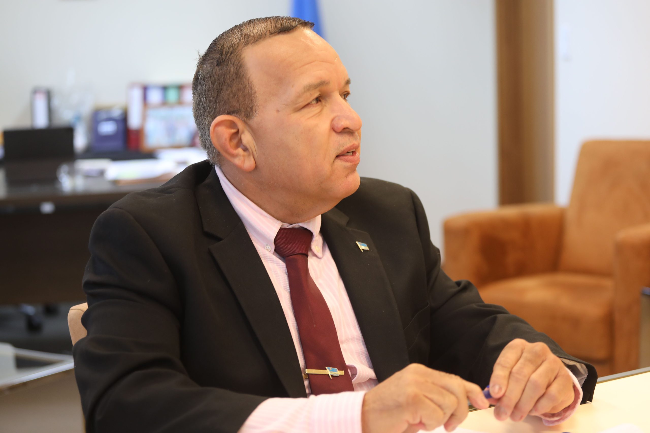 Minister di Enseñansa y Deporte Endy Croes a reuni cu Sindicato SIMAR ...