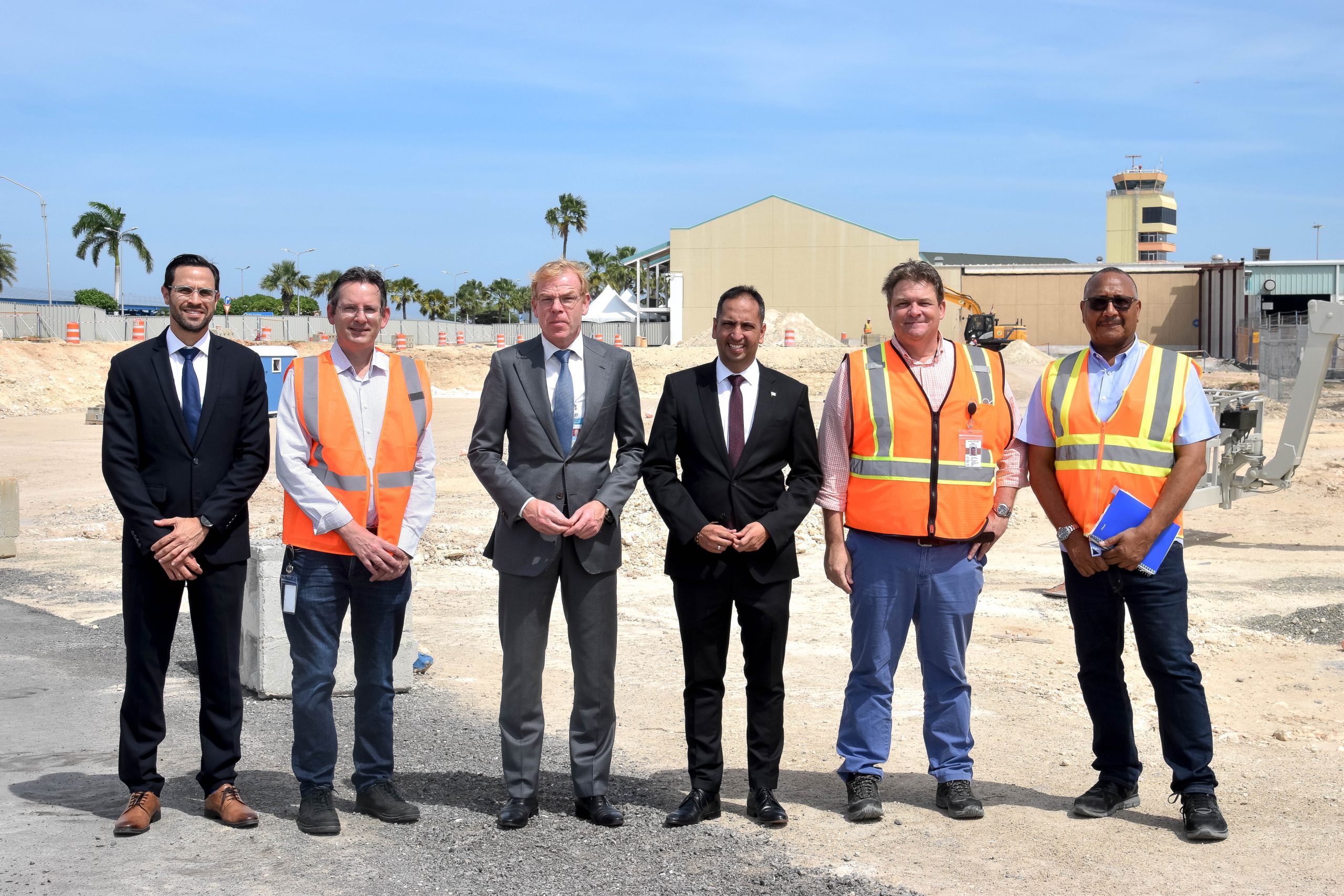 Minister Dangui Oduber A haci un site visit pa mira e progreso di ...