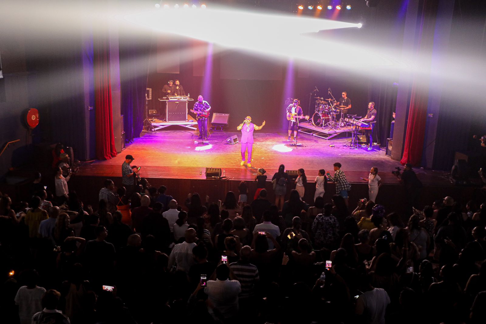 Minister di Cultura ta entrega reconocemento na Janiro Eisden pa su 30 ...