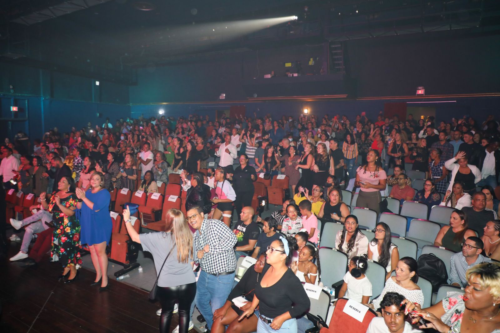 Minister di Cultura ta entrega reconocemento na Janiro Eisden pa su 30 ...