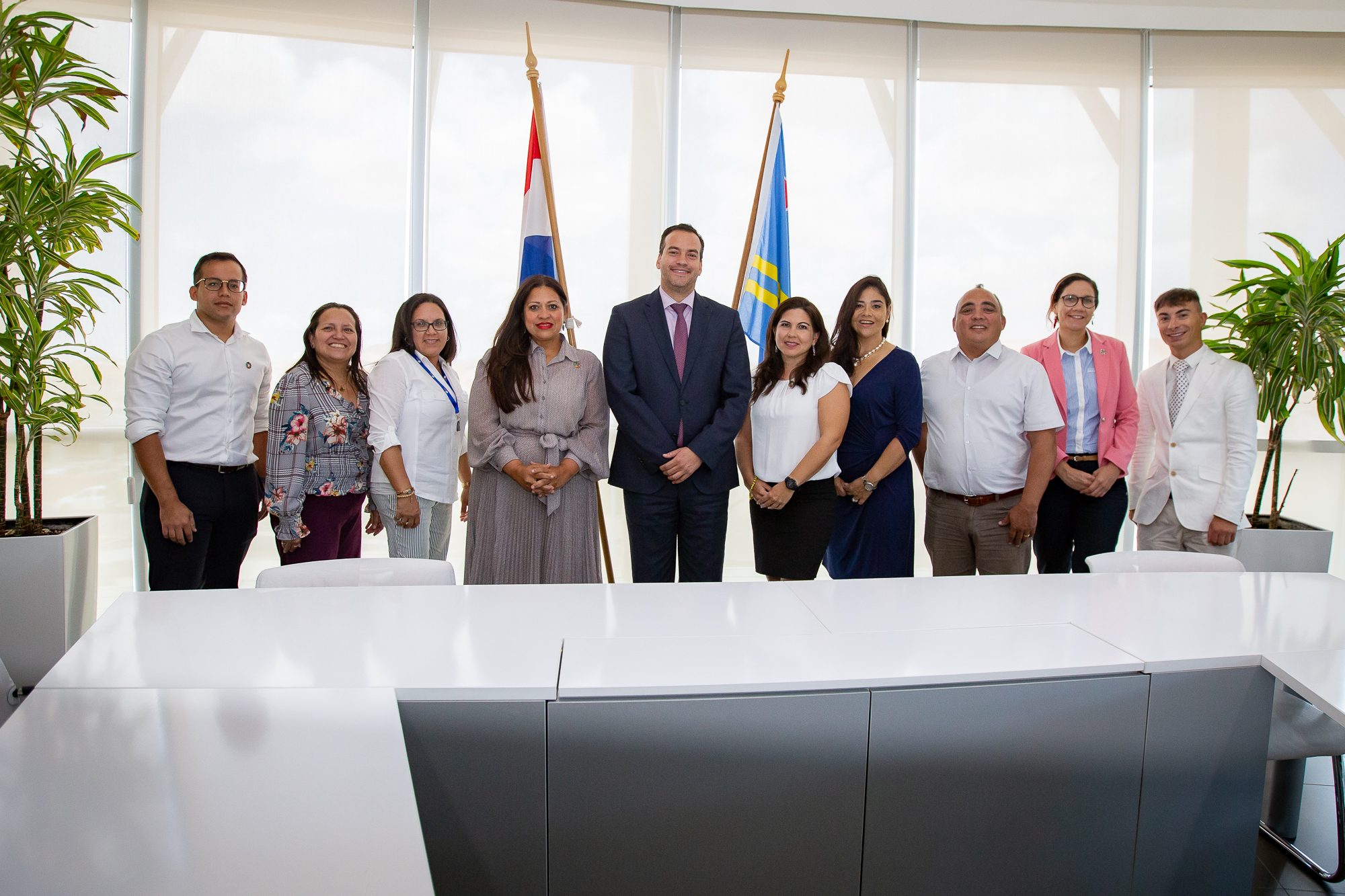Minister Geoffrey Wever ta reuni cu SDG Commissie tocante e trabounan ...