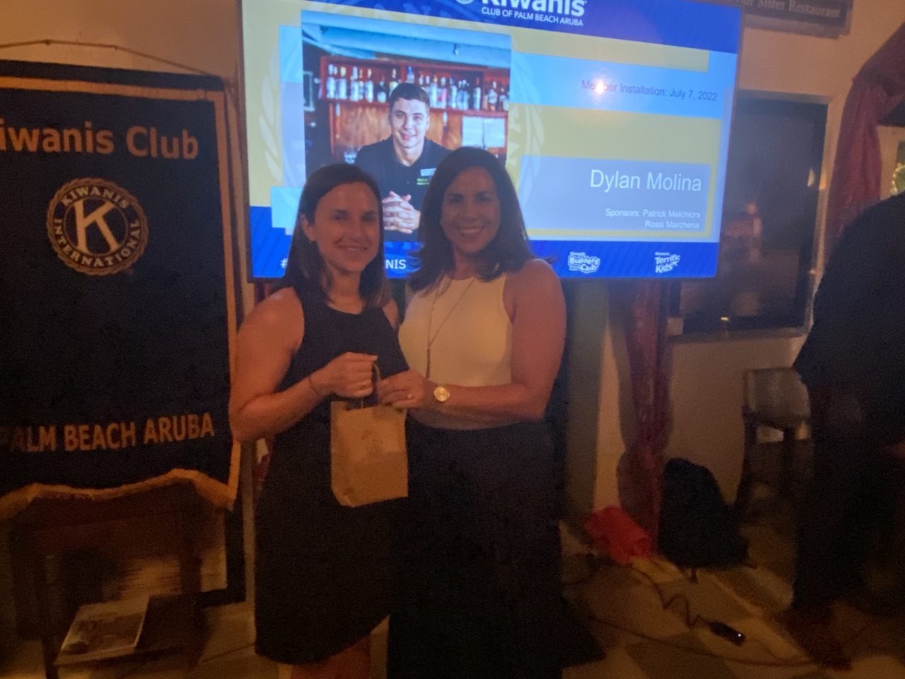 Kiwanis Club of Palm Beach a instala cuatro (4) miembro nobo! - EA News ...