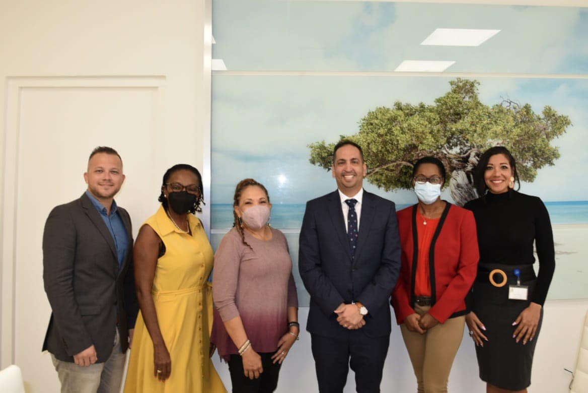 Minister Dangui Oduber a reuni cu miembro nan di PAHO tocante proyecto ...