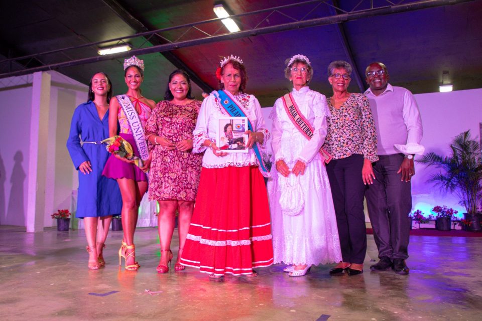 Minister di Cultura Xiomara Maduro presente na Show y Coronacion di ...
