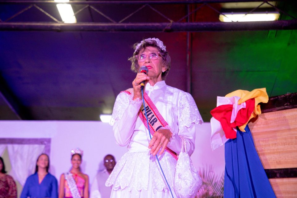 Minister di Cultura Xiomara Maduro presente na Show y Coronacion di ...