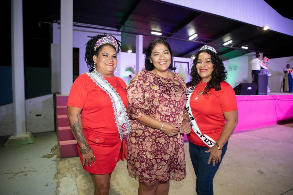 Minister di Cultura Xiomara Maduro presente na Show y Coronacion di ...