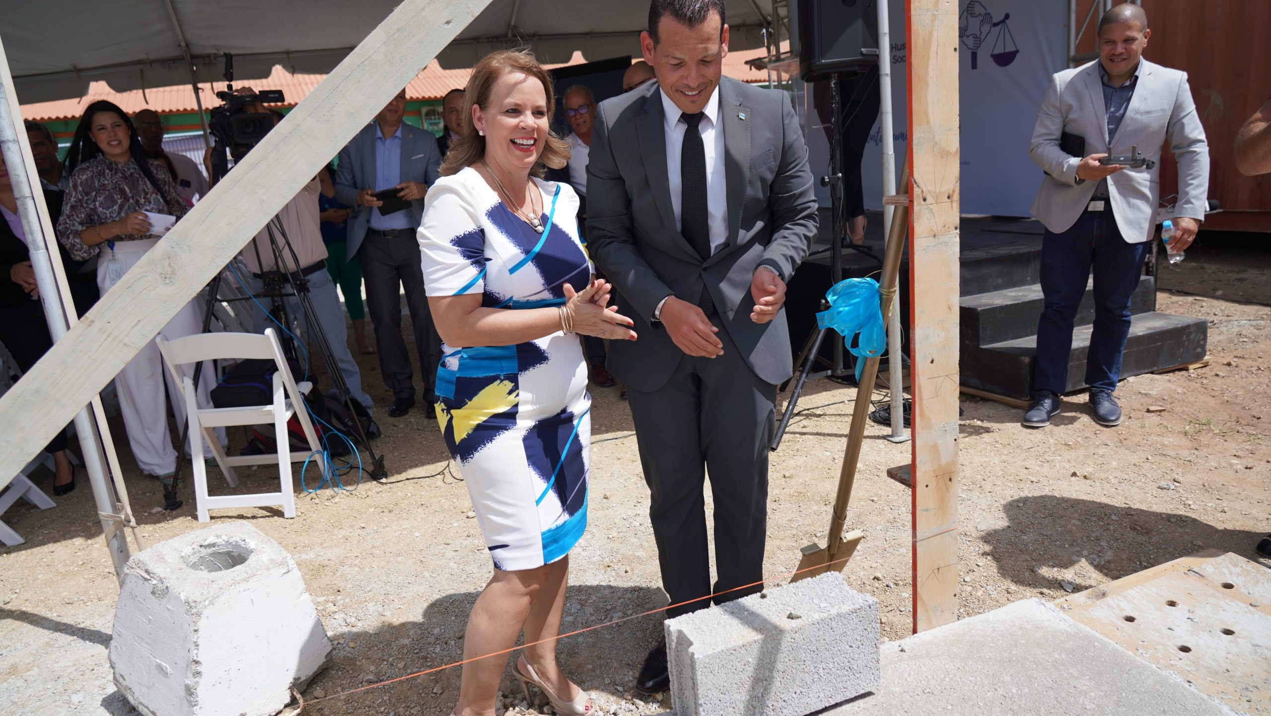 Premier Evelyn Wever - Croes: Stichting hunto ta ilustra e prioridad di ...