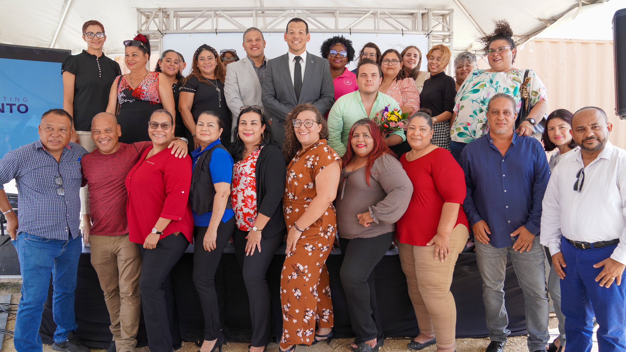 Minister Rocco Tjon: A pone e prome piedra pa stichting hunto - EA News ...