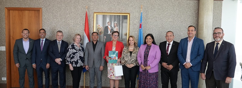 Prome Minister Evelyn Wever - Croes: CAFT a mustra disponibilidad pa ...