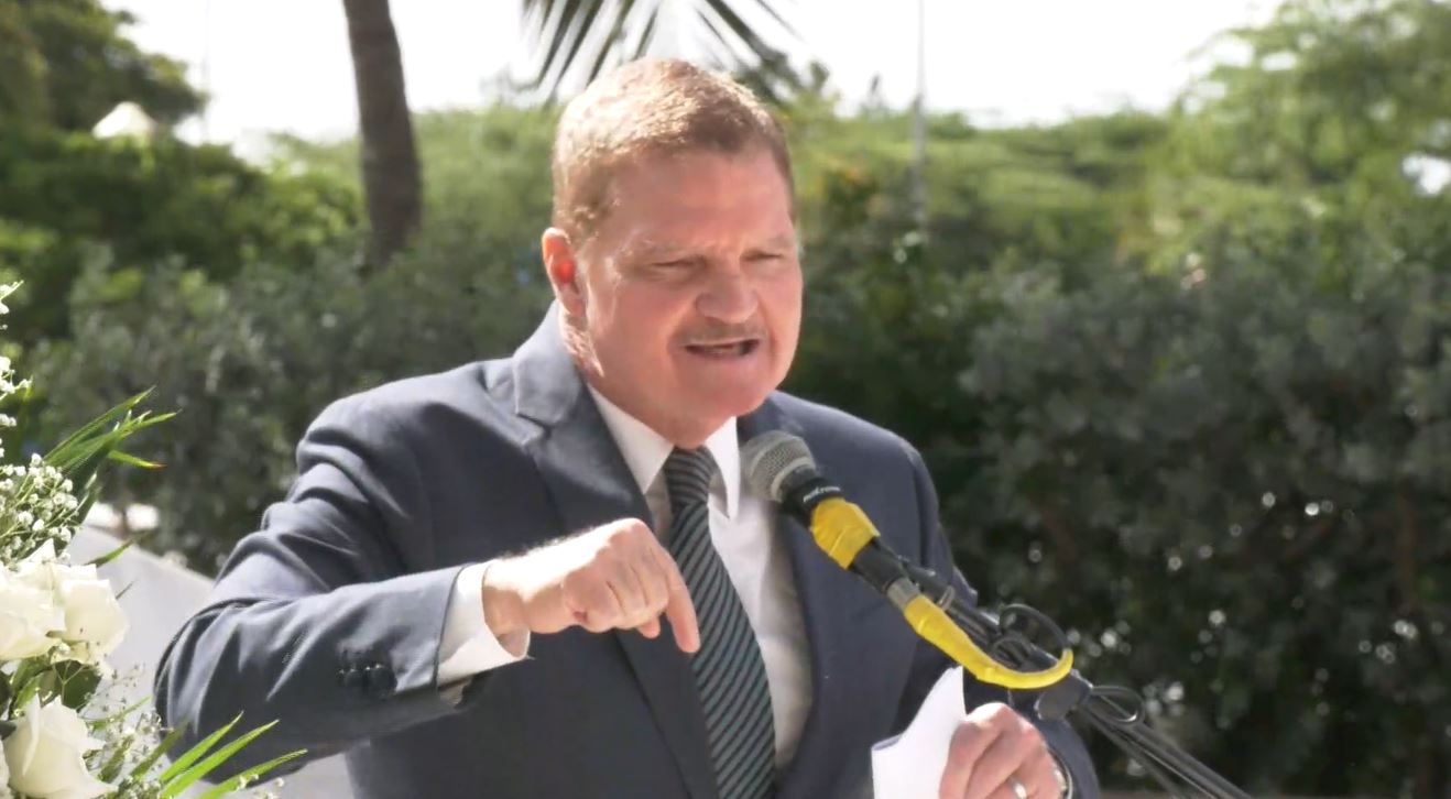 Lider di AVP Mike Eman: La Reina a habri porta pa discusion pa ...