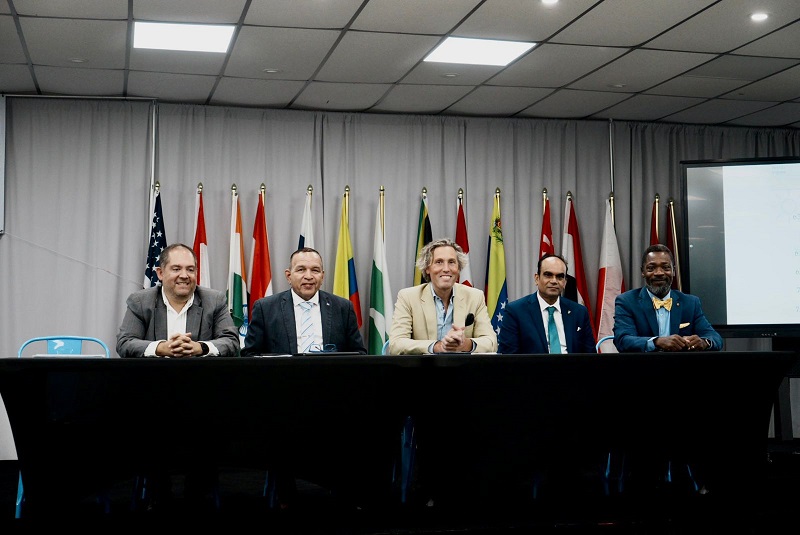 Minister Dangui Oduber: Jump18 ta culmina cu un otro ciclo exitoso - EA ...