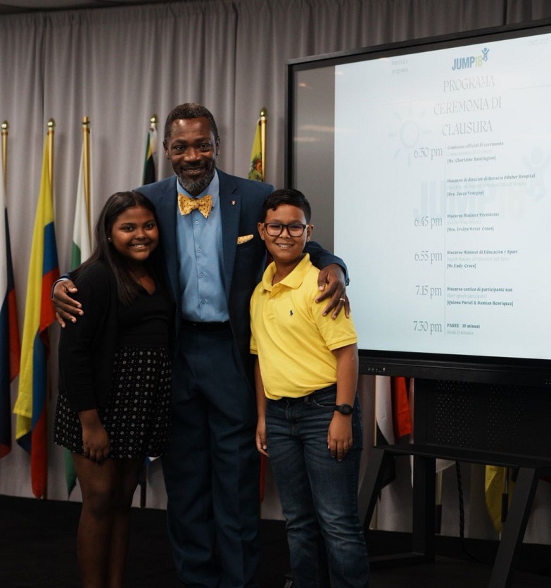 Minister Dangui Oduber: Jump18 ta culmina cu un otro ciclo exitoso - EA ...