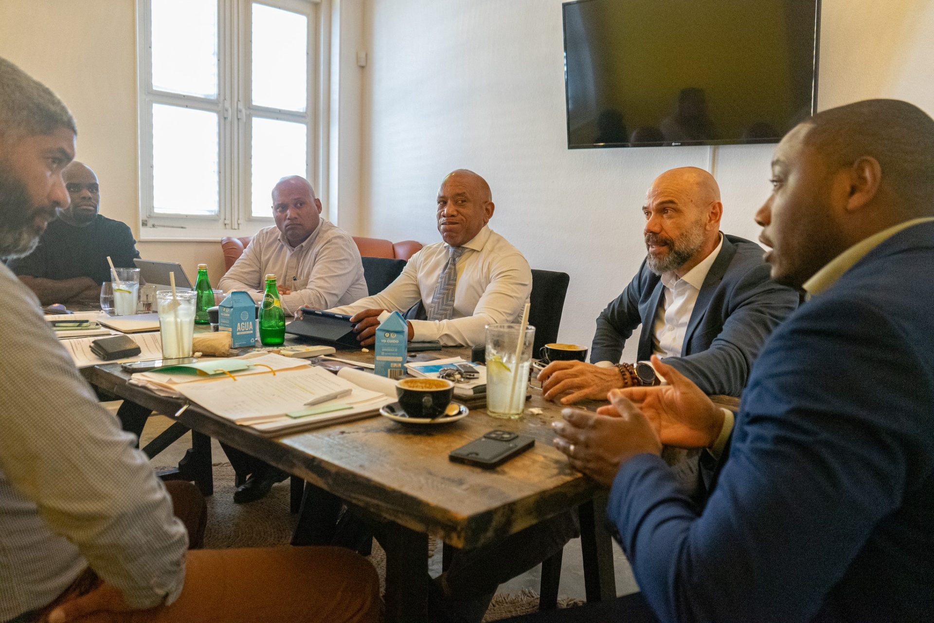 Na Korsou reunion ku kolegio di hefenan di kuerpo polisial Aruba ...