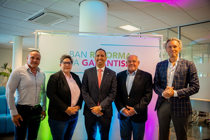 Minister Dangui Oduber: A para e recorte di 5.5% riba dunadornan di ...