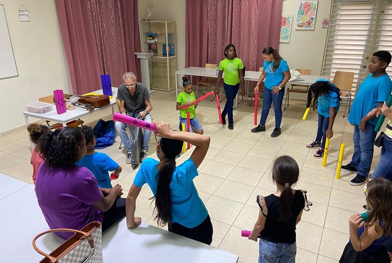 Siman di müzik pa mucha yen di ambiente - EA News Aruba