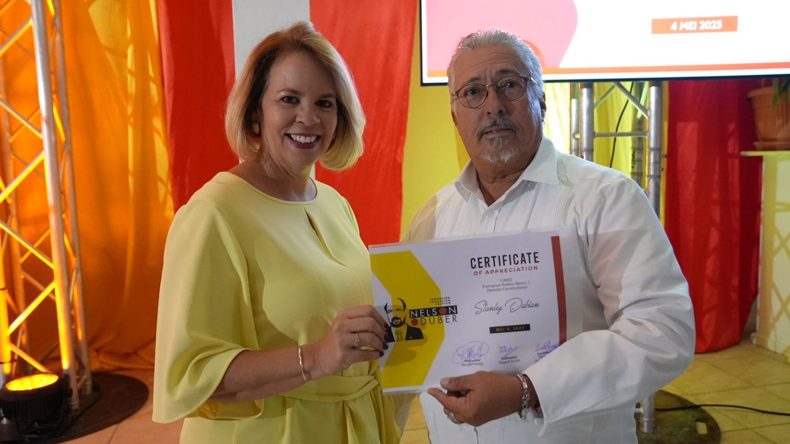 Un otro anochi exitoso pa Fundacion Formacion politico Nelson Oduber y ...