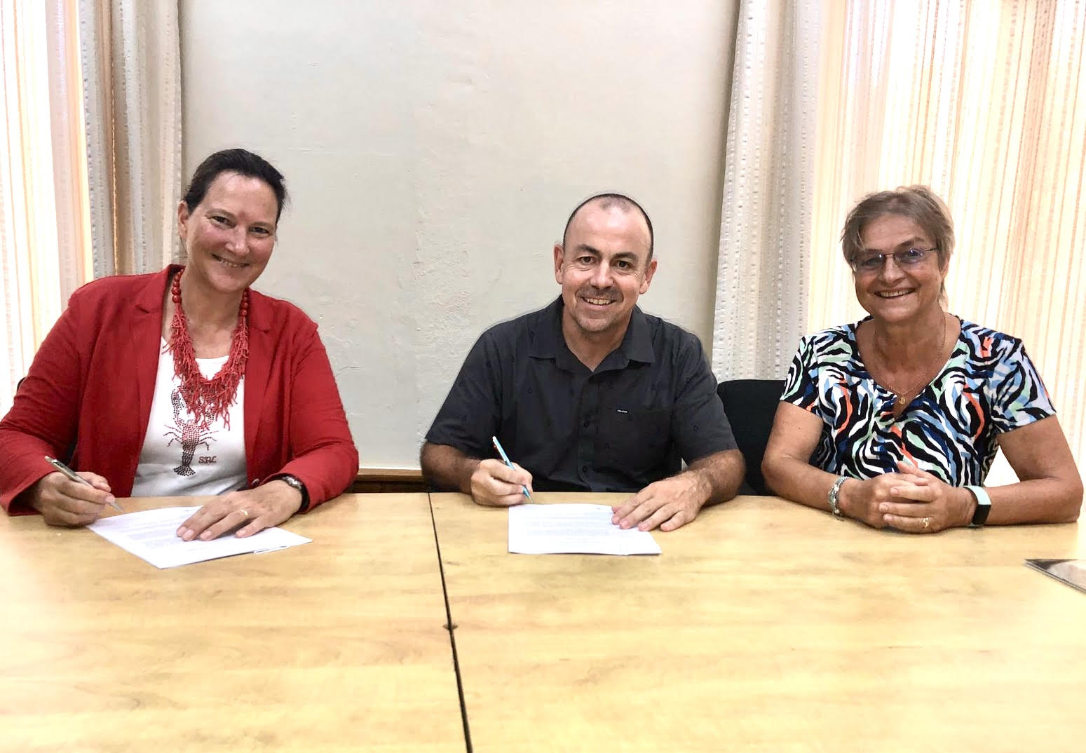 CEDE Aruba y Universidad di Aruba ta establece un colaboracion ...