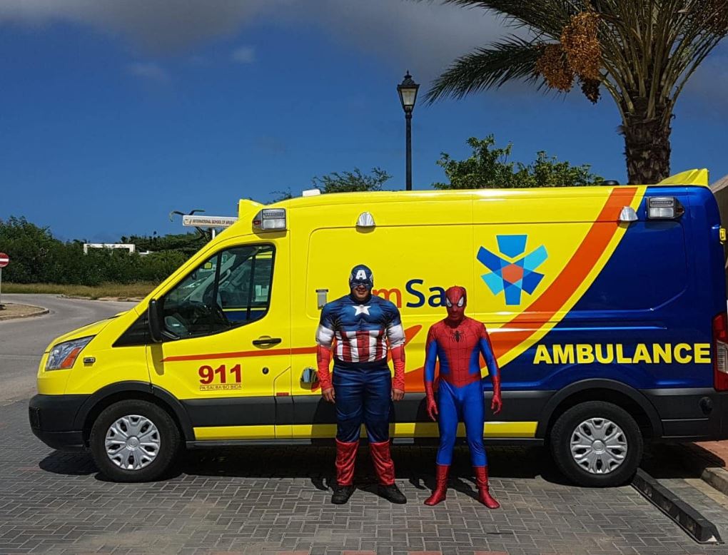 Everyday Superheroes parade lo tin su parada un biaha mas conhuntamente ...