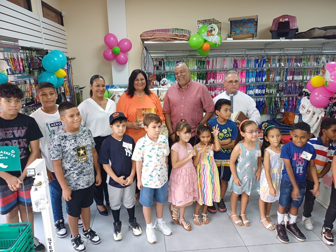“Roxy mi dushi bida“ un buki cu ta duna hopi educacion pa stima y cuida ...