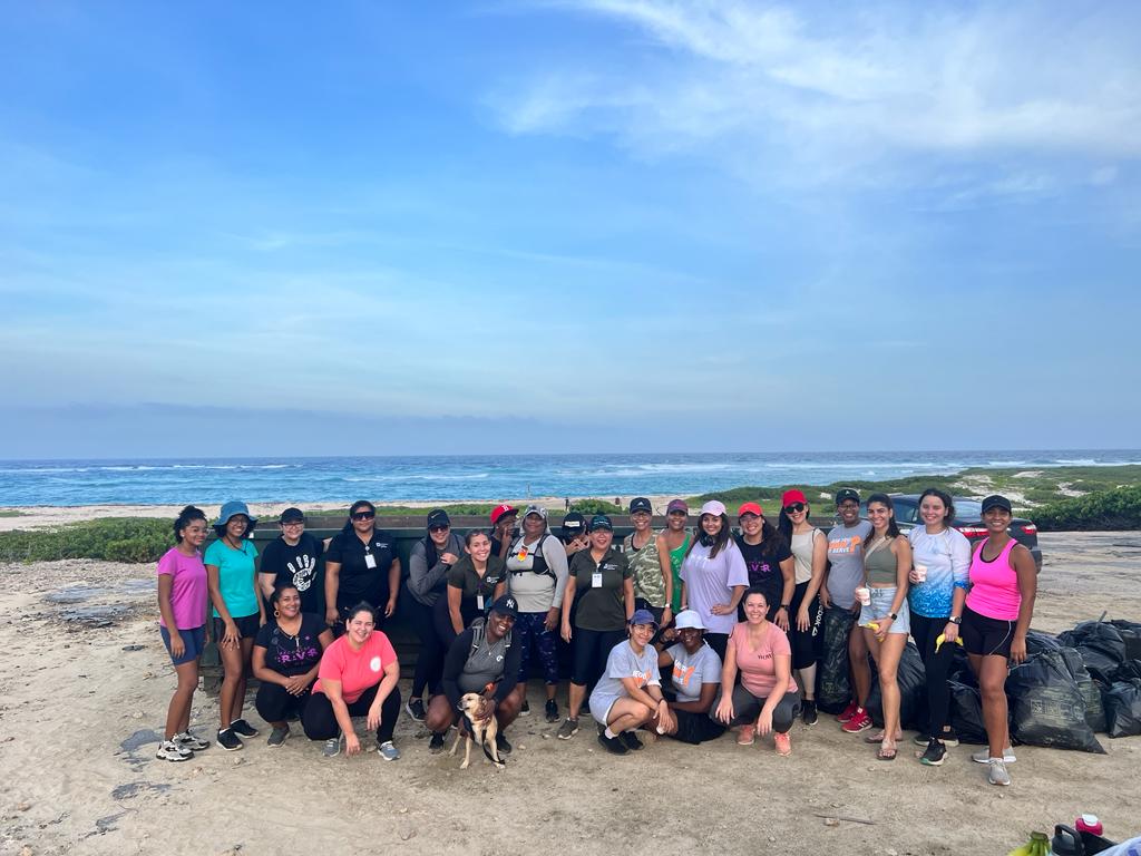 Women empOwering Women Aruba a Organisa un Exitoso ‘Beach Clean Up’ na ...