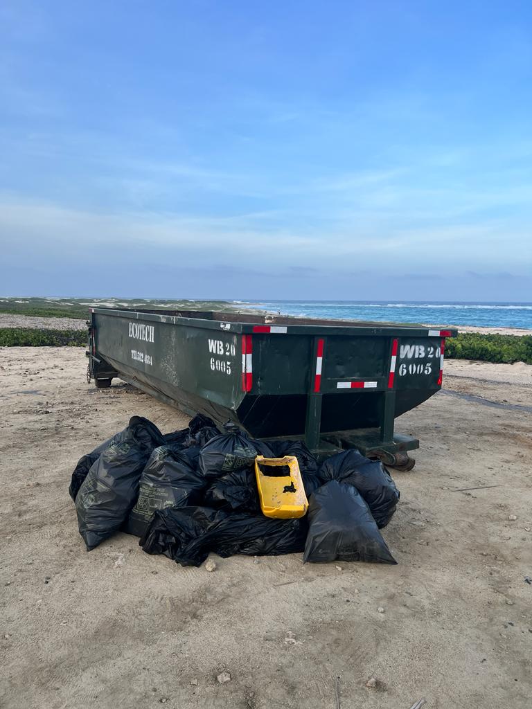 Women empOwering Women Aruba a Organisa un Exitoso ‘Beach Clean Up’ na ...