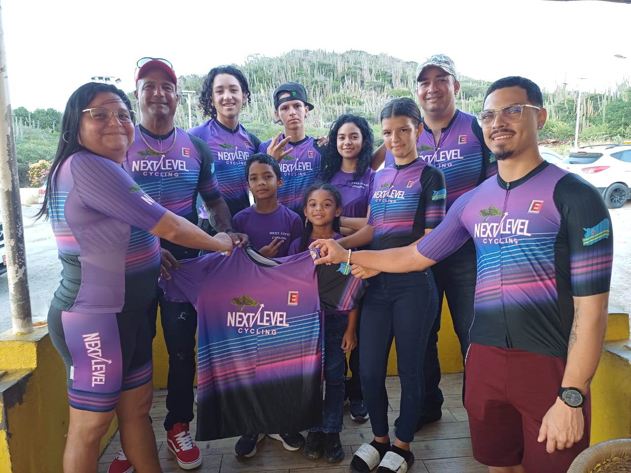 Next Level Cycling team a batisa nan uniform - EA News Aruba