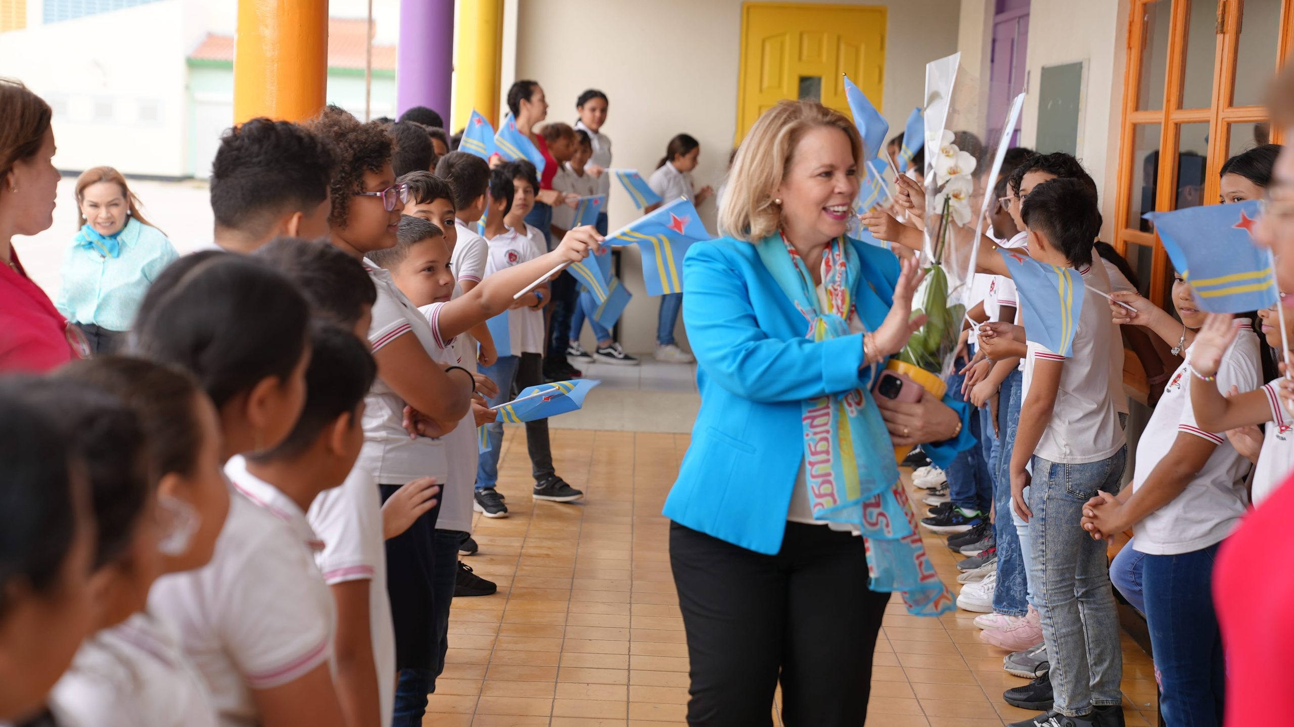 Prome minister a Disfruta di un mainta super interactivo cu alumnonan ...