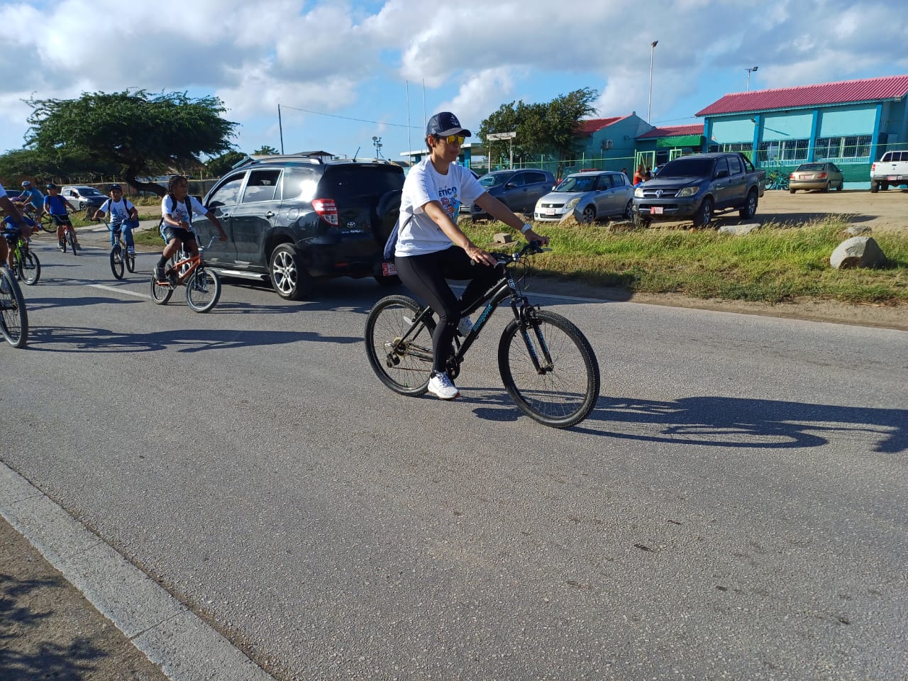 Paseo riba bisicleta organisa pa centro di bario playa pabao ta un ...