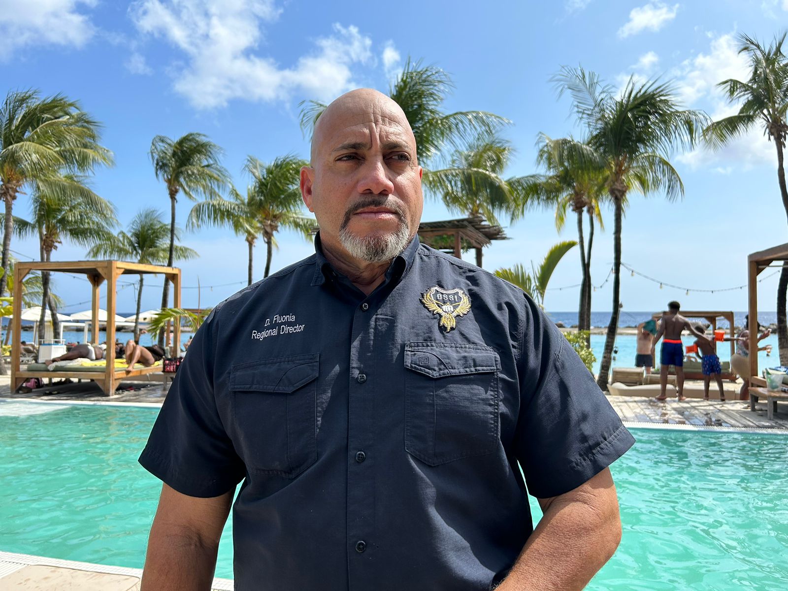 Deonarine Fluonia un ehempel den mundo di Bodyguard - EA News Aruba