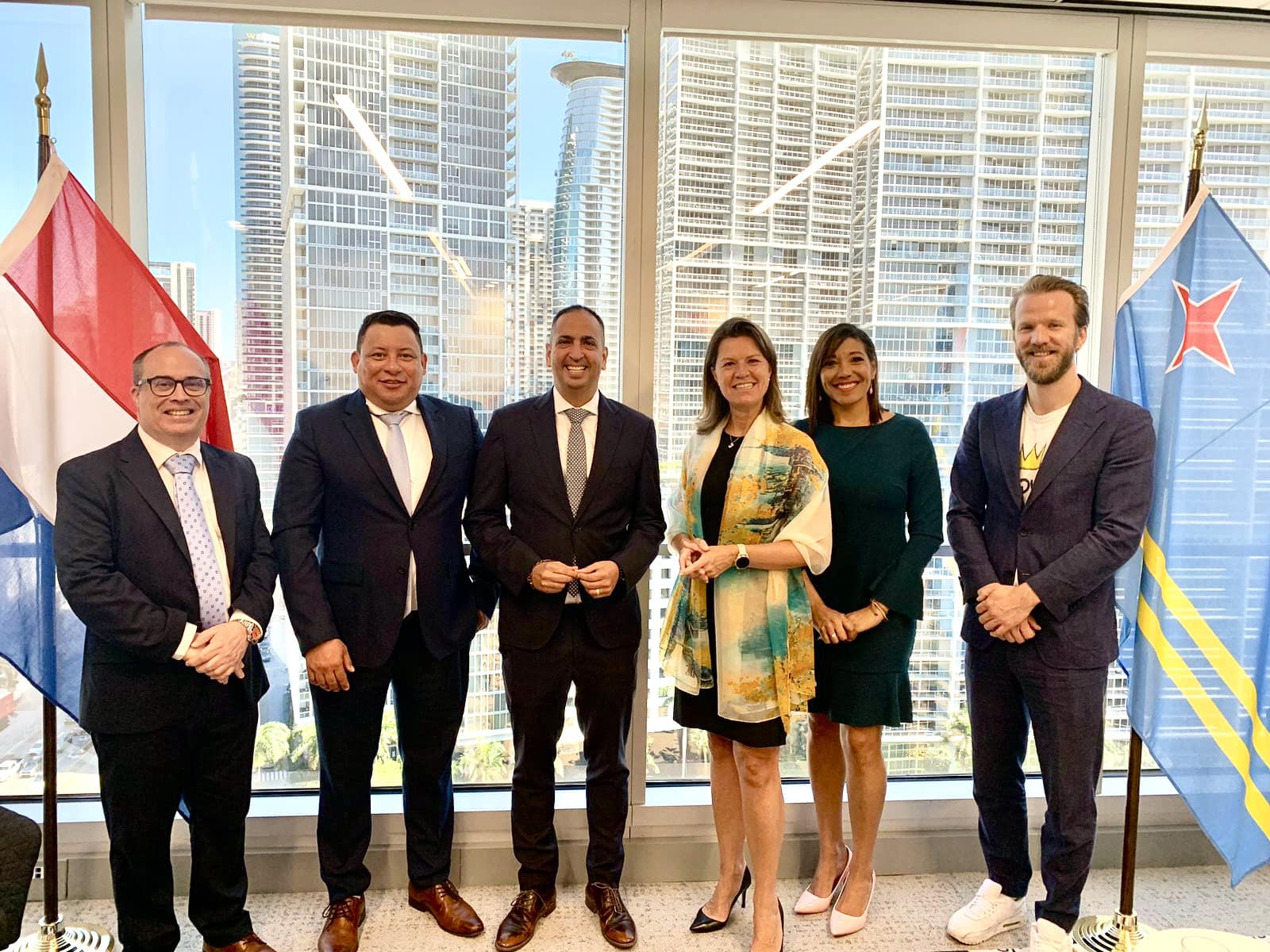 Minister Dangui Oduber: Minister oduber tabata di bishita na consul ...