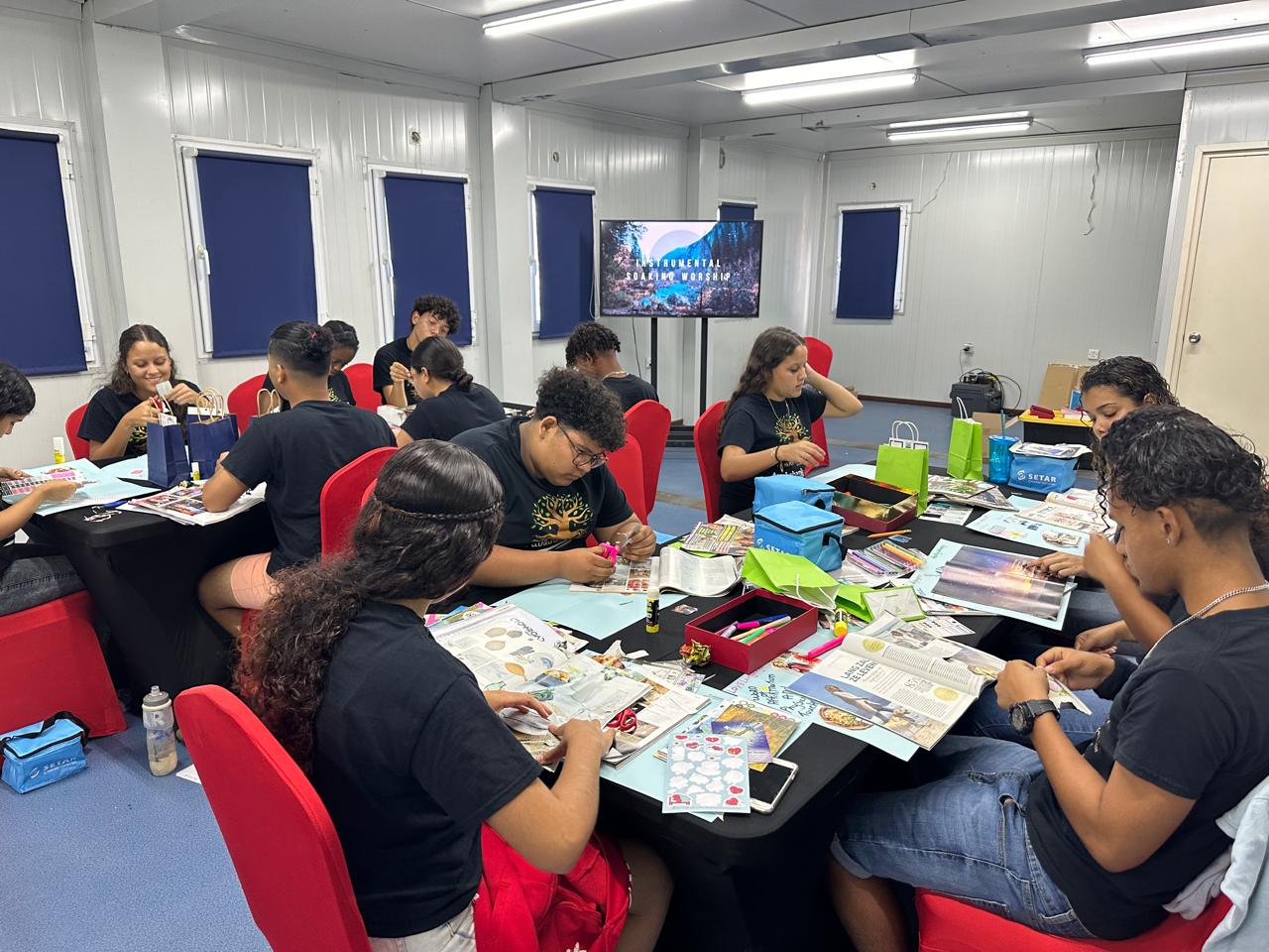 Fundacion Lead By Design y CEDE Aruba: Estableciendo fundeshinan solido ...