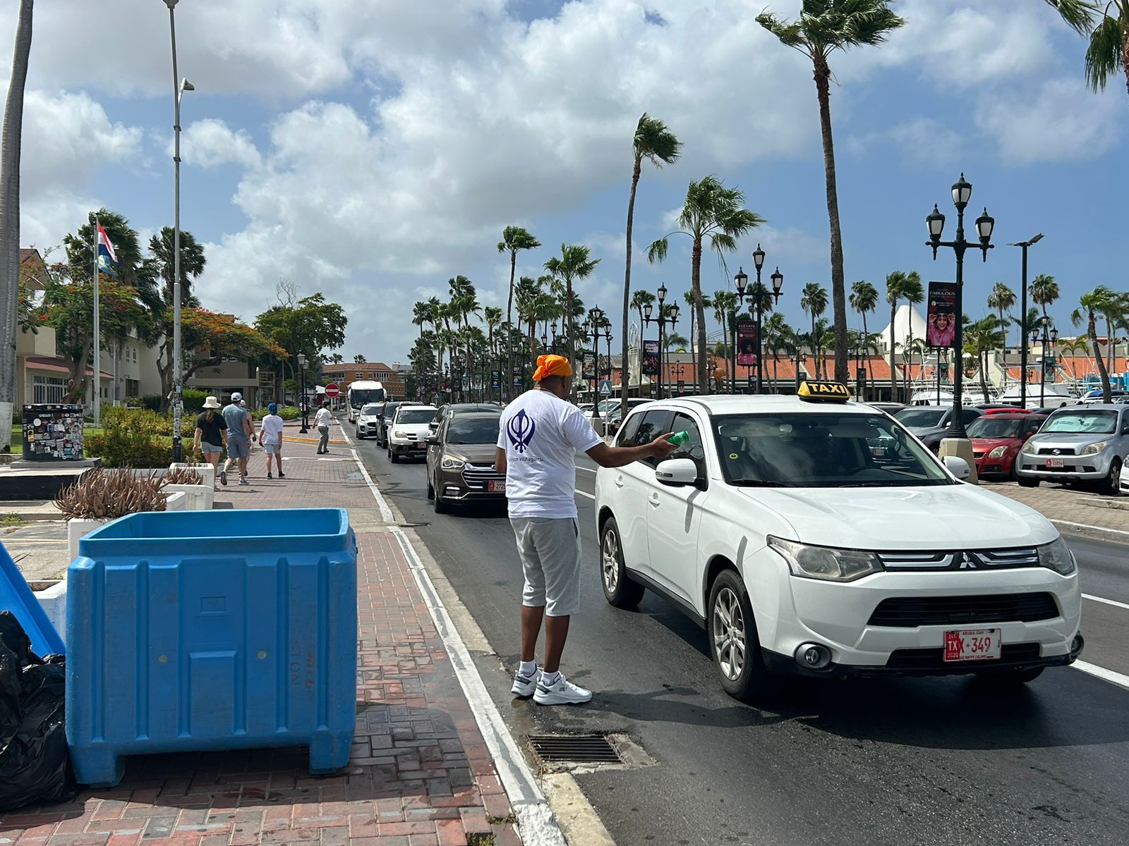 Comunidad di India a reparti bebida gratis y celebra “Chabeel Day ...