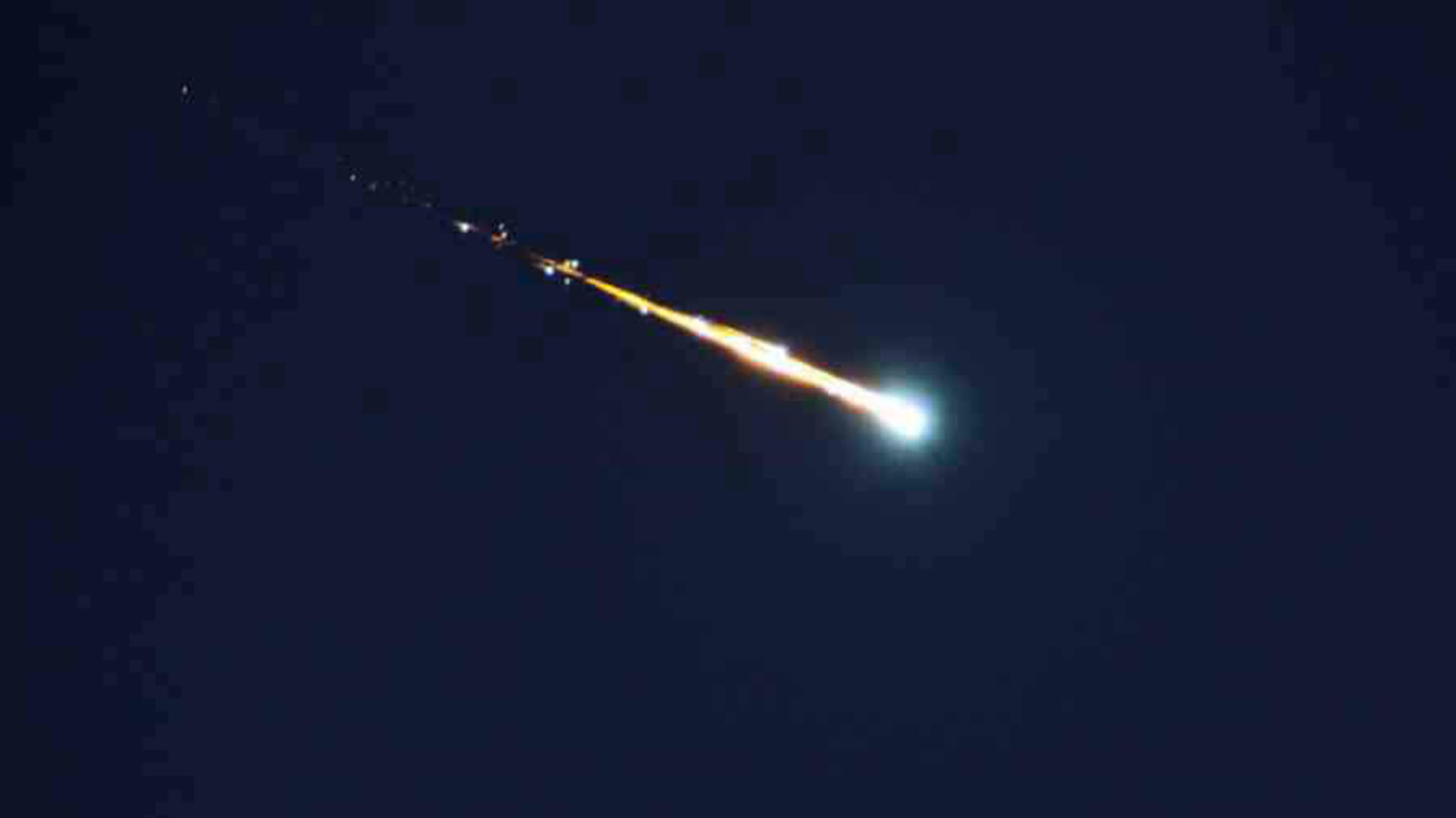 Mundo y Aruba a experencia yobida di meteorito nan cu ta cay rond mundo ...