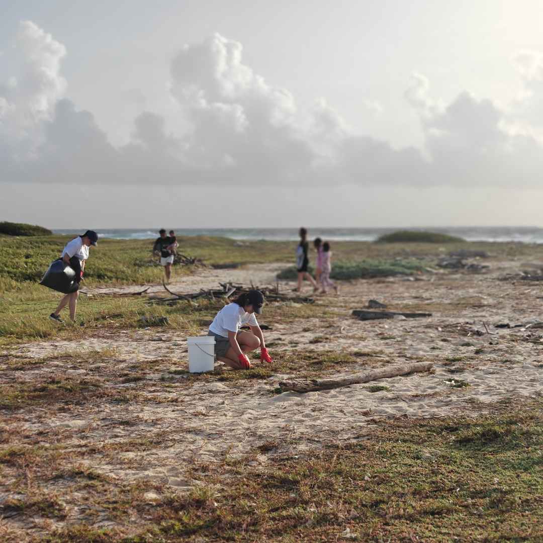 Rotary club Aruba a participa den beach clean up - EA News Aruba