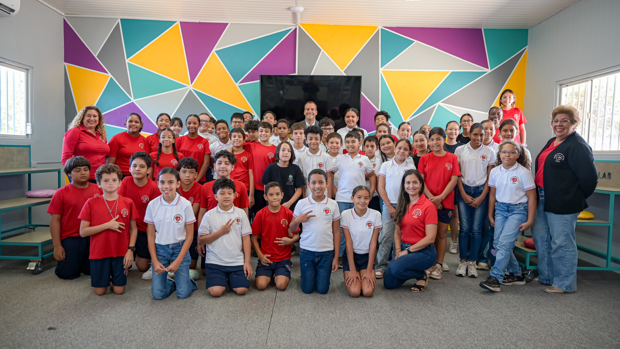 Minister Geoffrey Wever a duna presentacion di SDGs na alumnonan di ...