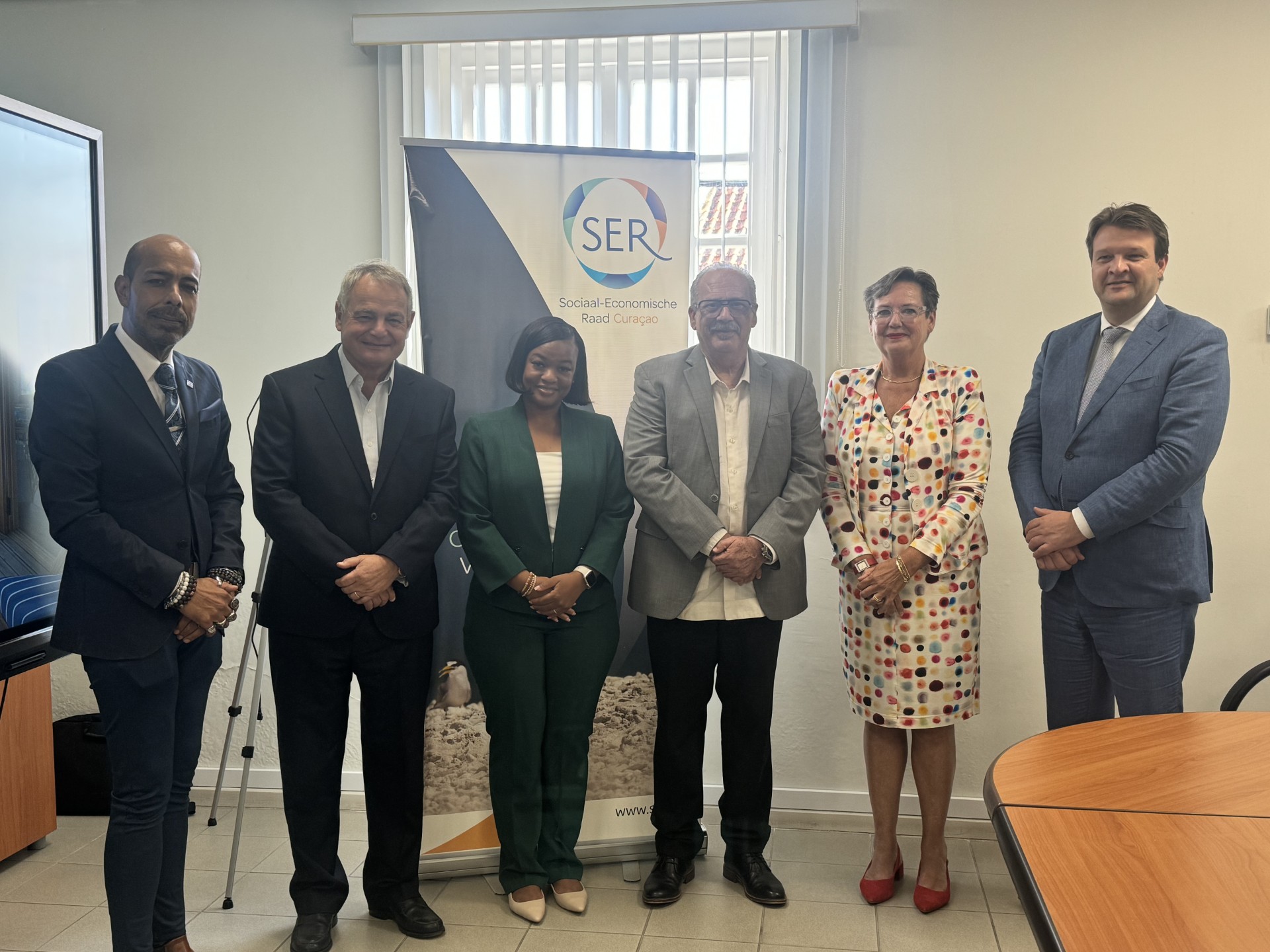 SER i Cft ta dialogá riba retonan sosioekonómiko i finansiero - EA News ...