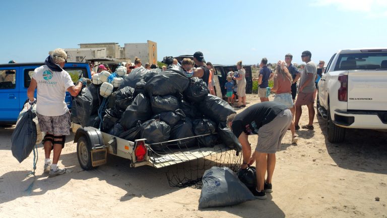Bonaire participates in world clean up day on september 21 - EA News Aruba
