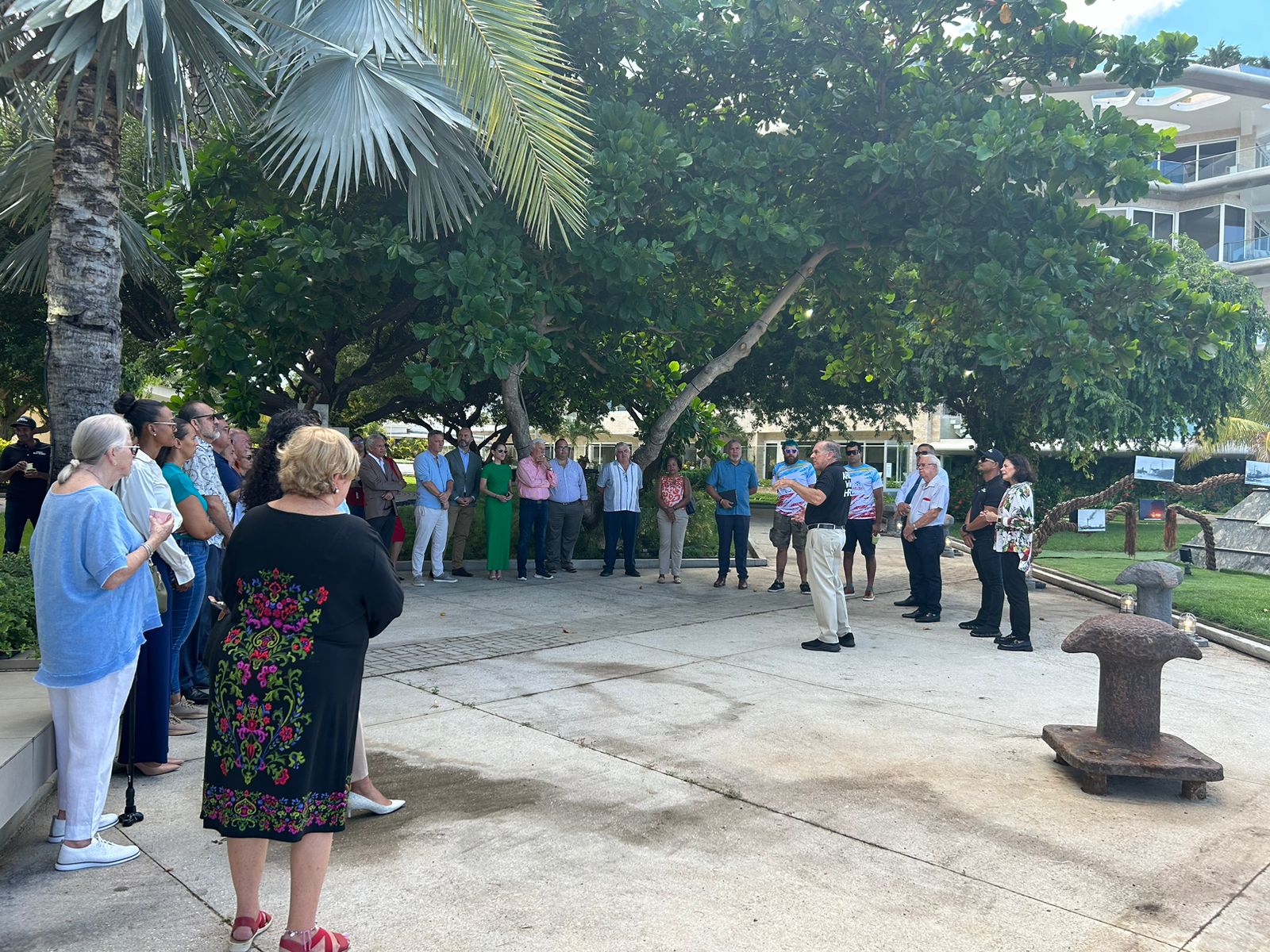 Alice van Romondt miembro di Fundacion Parke Boy Ecury : Historia di ...