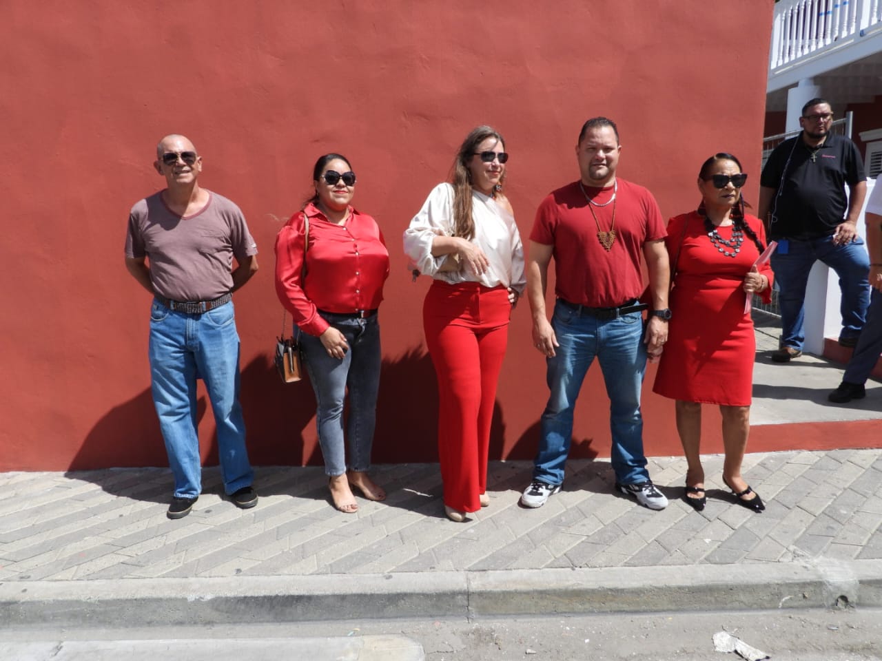 Partido MIA para fuerte pa no permiti abuso y explotacion di nos ...