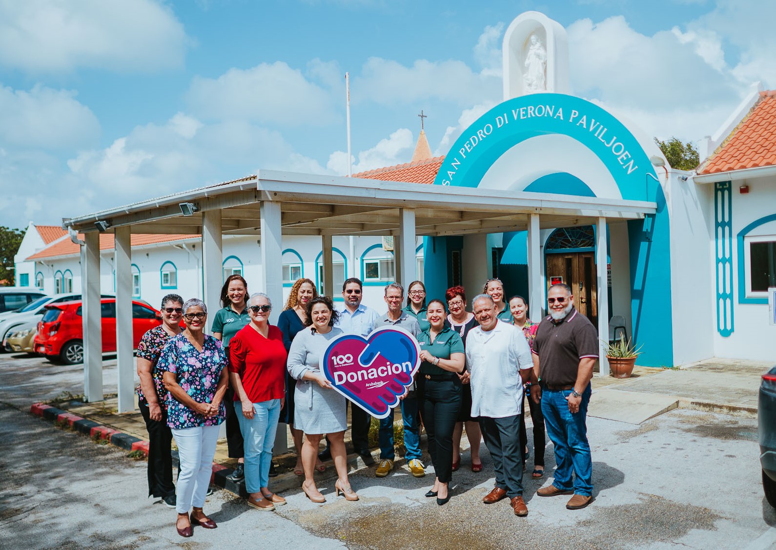 Aruba Bank cu un donacion di AWG 100,000 na SABA - EA News Aruba