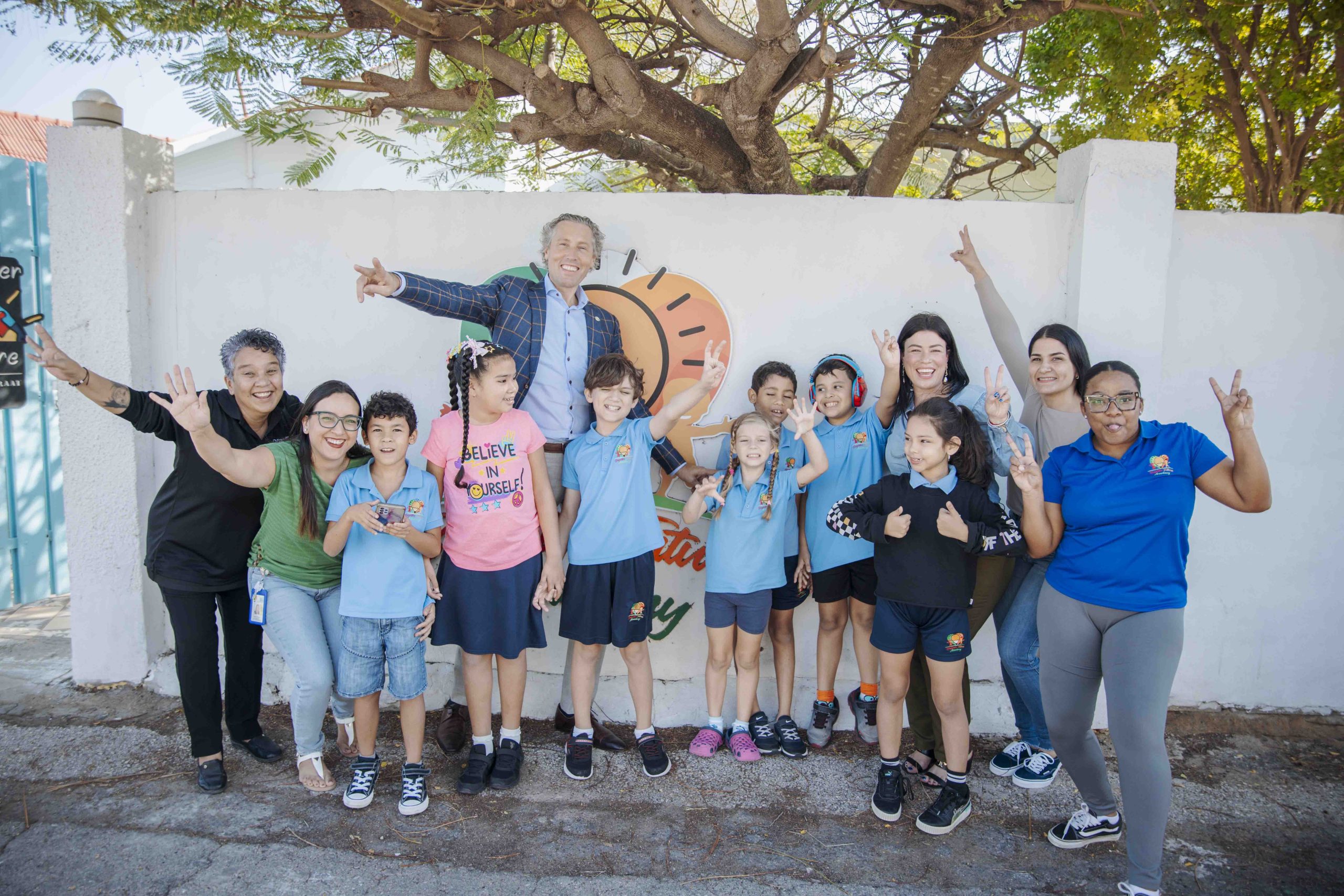 HOH ta duna bek: Invirtiendo den futuro di Aruba pa medio di educacion ...
