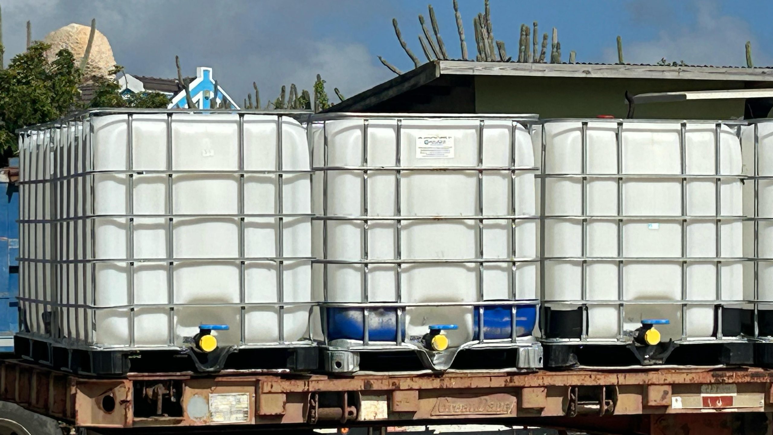 Mas tanki di colecta awa pa nos cunukeronan danki na WEB Aruba NV - EA ...