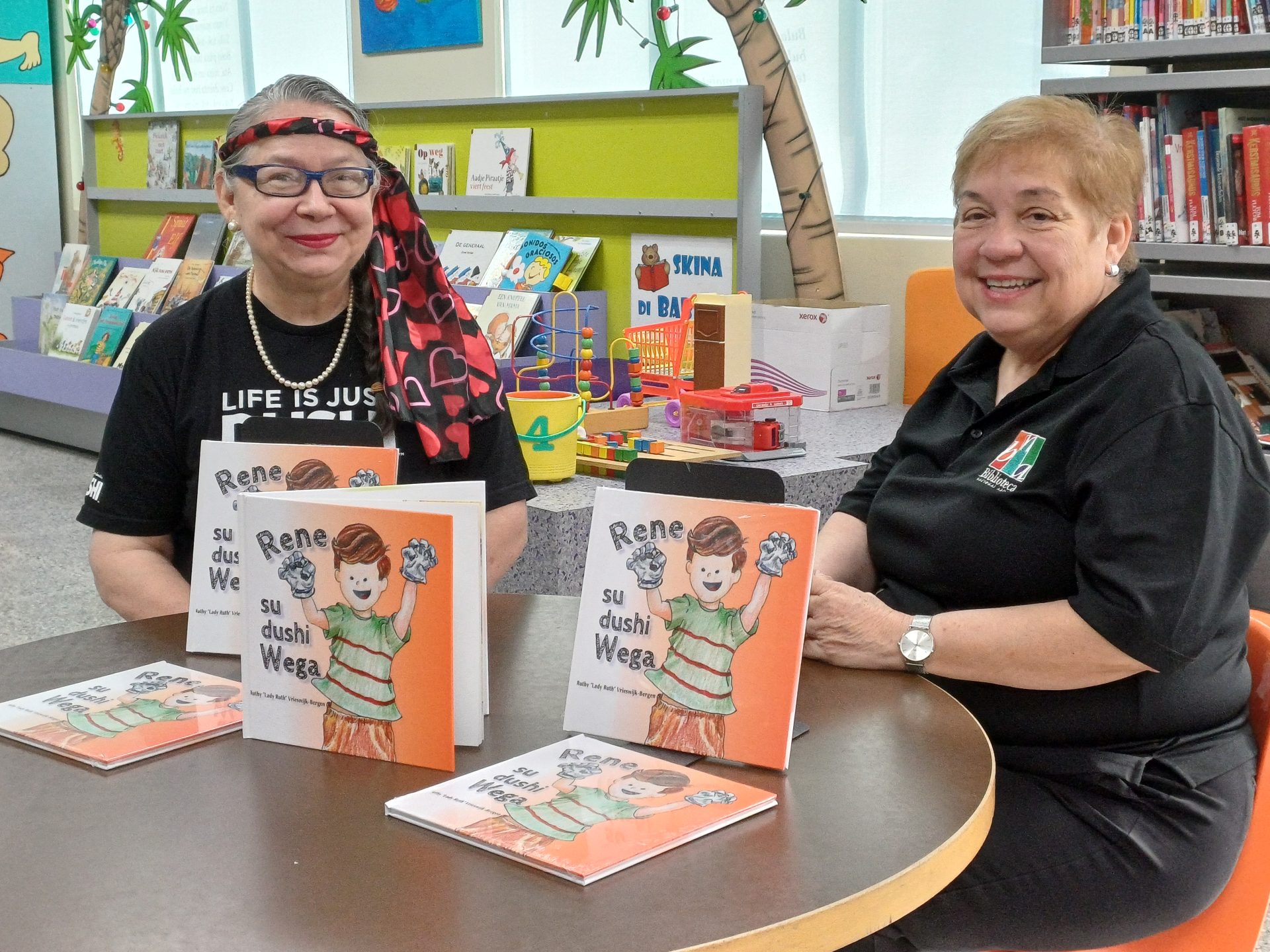 Rene su dushi wega ta na Biblioteca Nacional Aruba - EA News Aruba