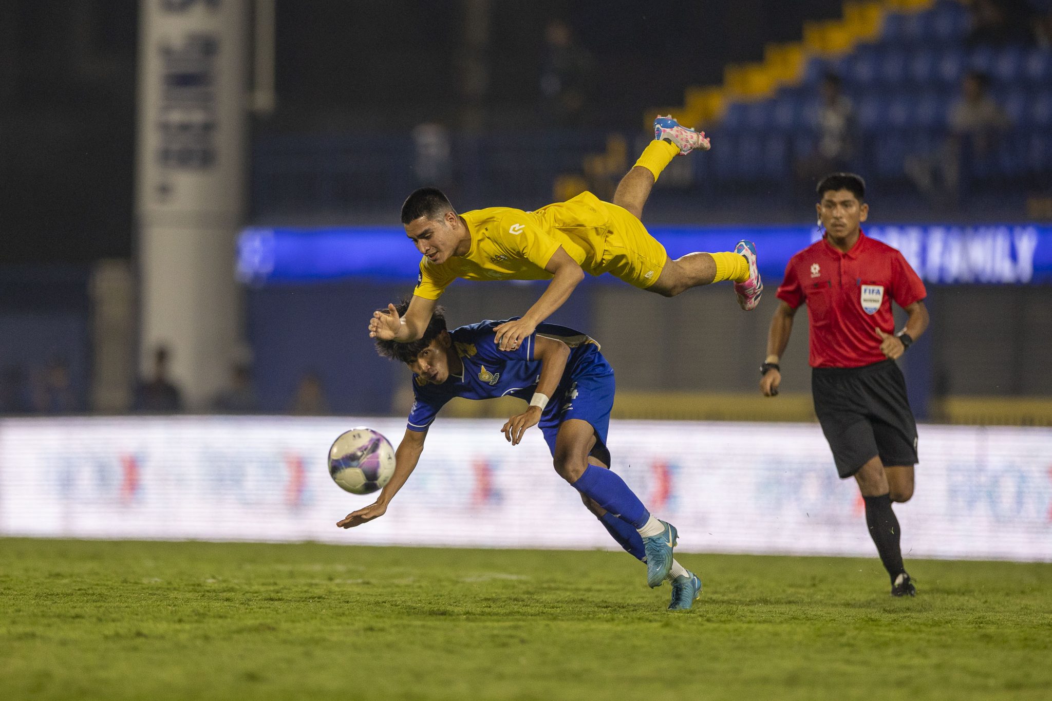 Seleccion di Aruba ta perde contra Visakha FC den un Partido Amistoso ...