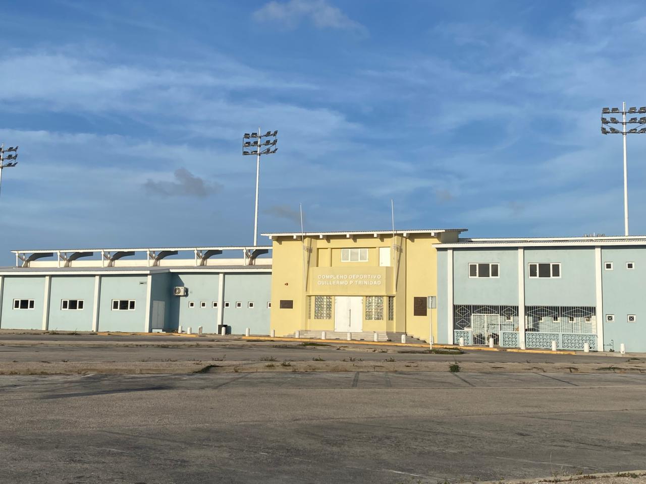Minister Gerlien Croes ta cera Stadion Guillermo Prospero Trinidad pa ...