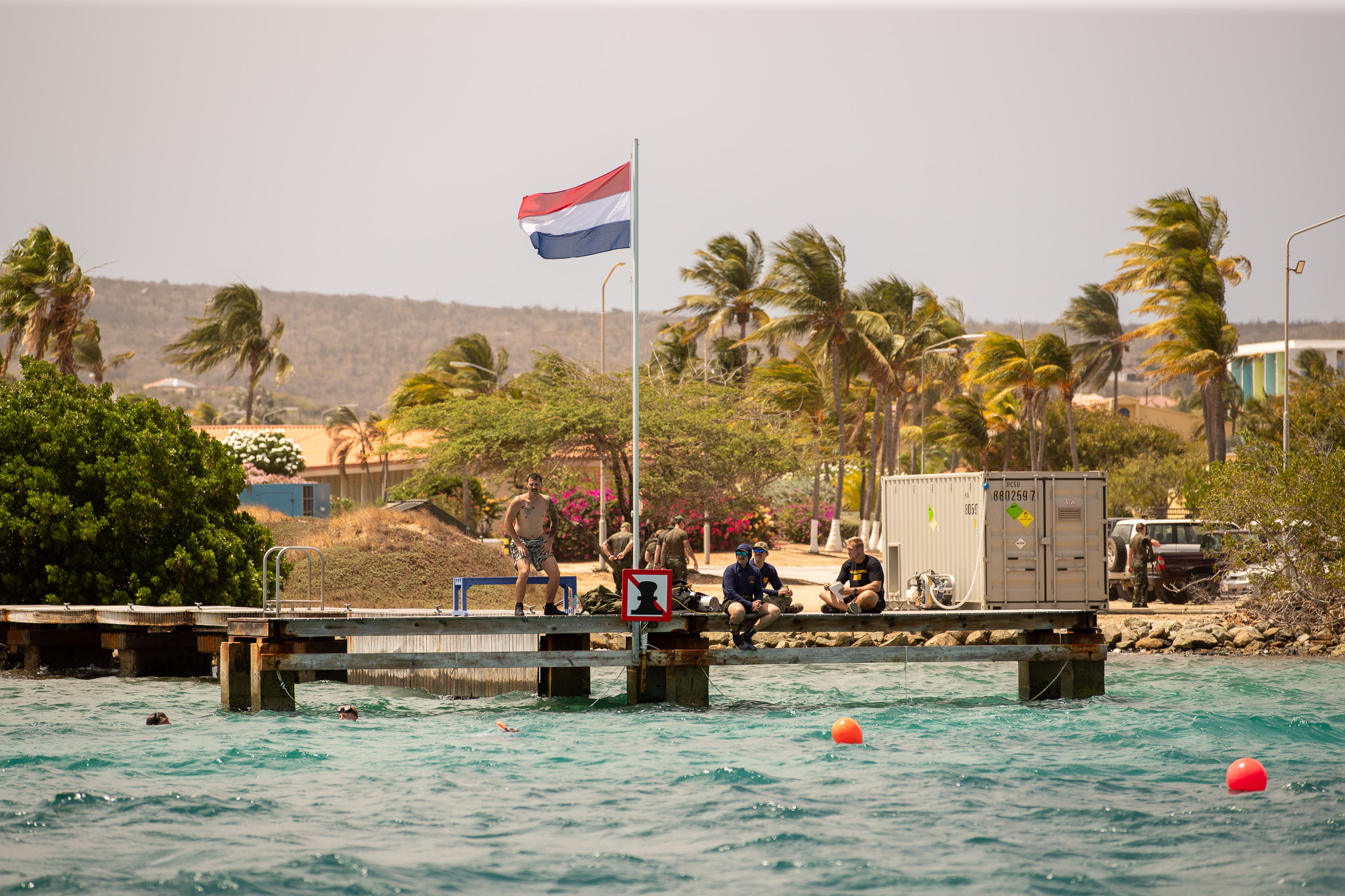 Dutch and US Marines train together in Aruba during exercise Caribbean ...