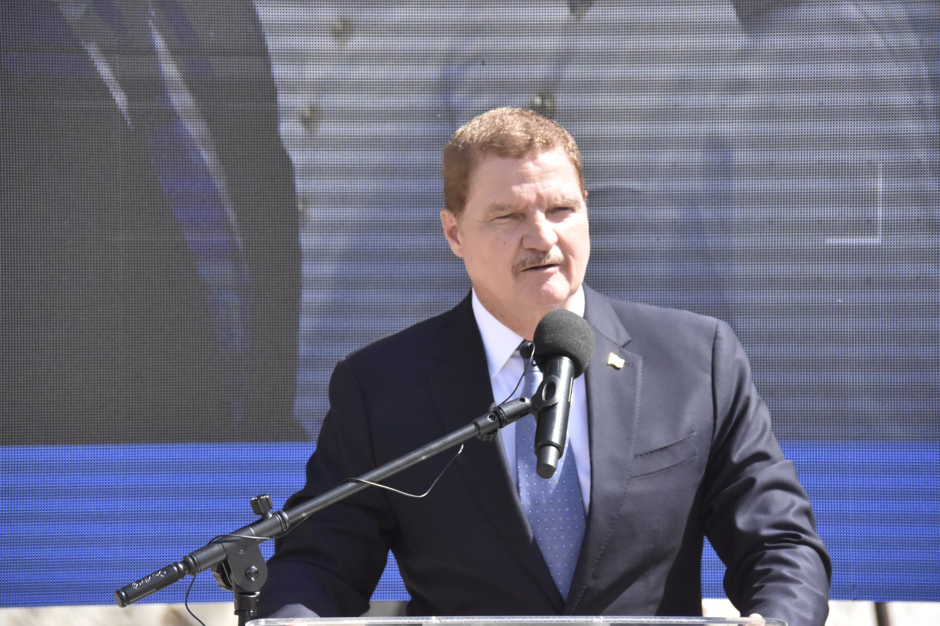 Prome Minister Mike Eman: Lo bin alivio pa nos cuidadanonan - EA News Aruba