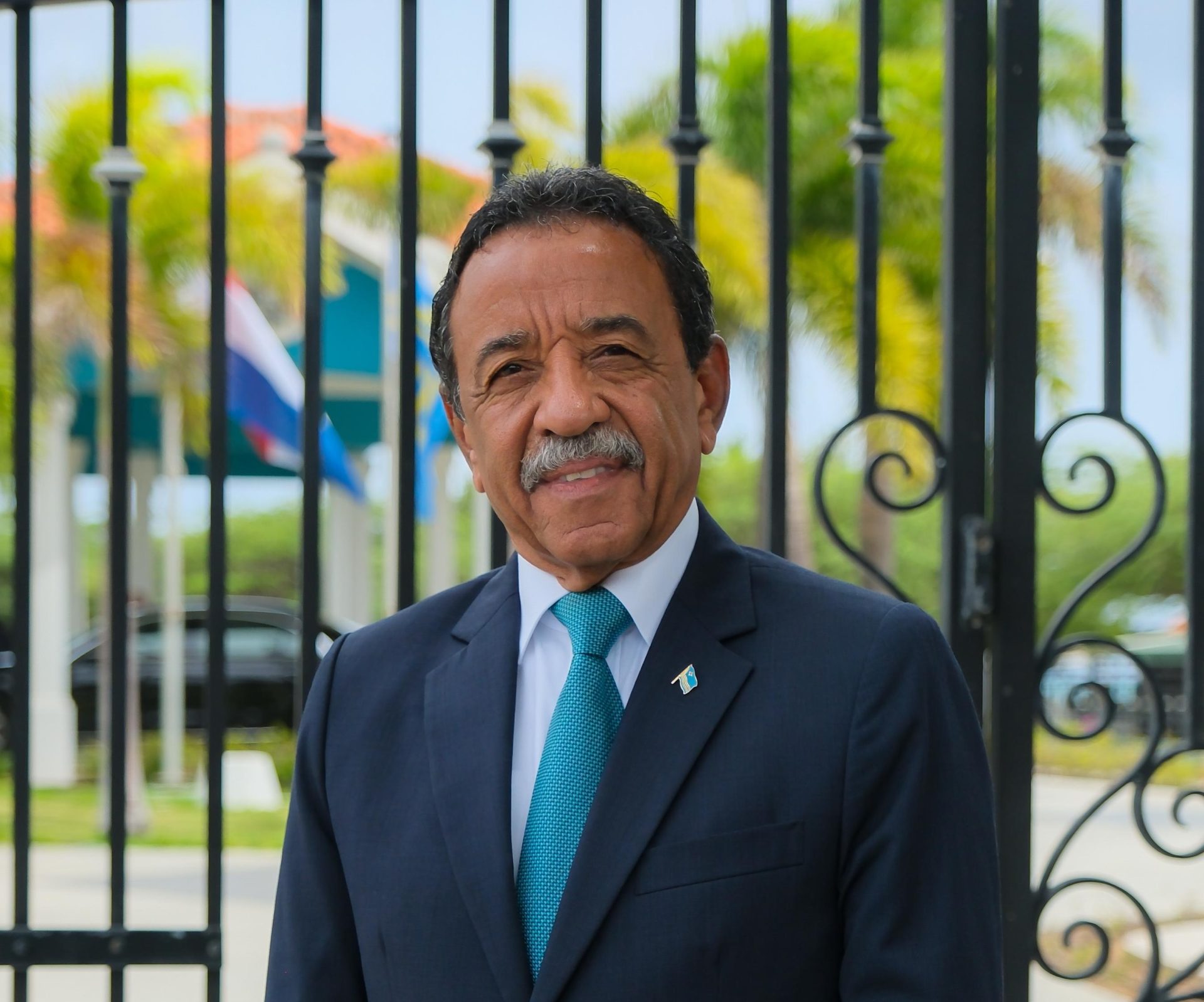 Minister Rene Herde ta cla pa sirbi comunidad di Aruba - EA News Aruba